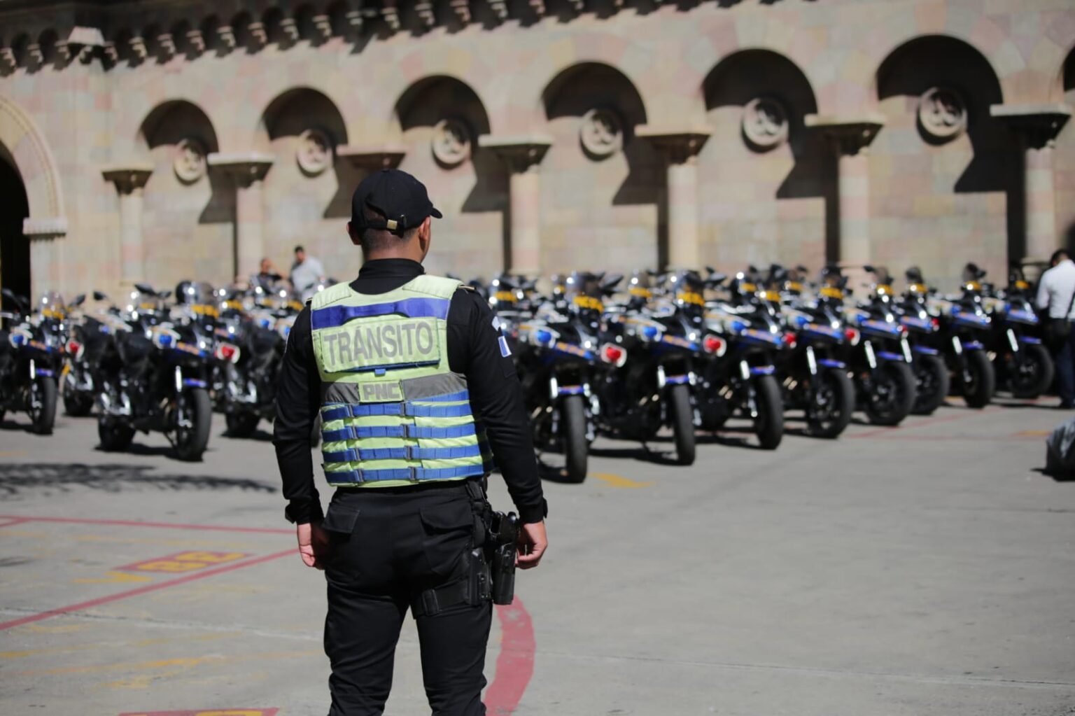 Agentes policiales estrenan motocicletas | La Voz de Guate