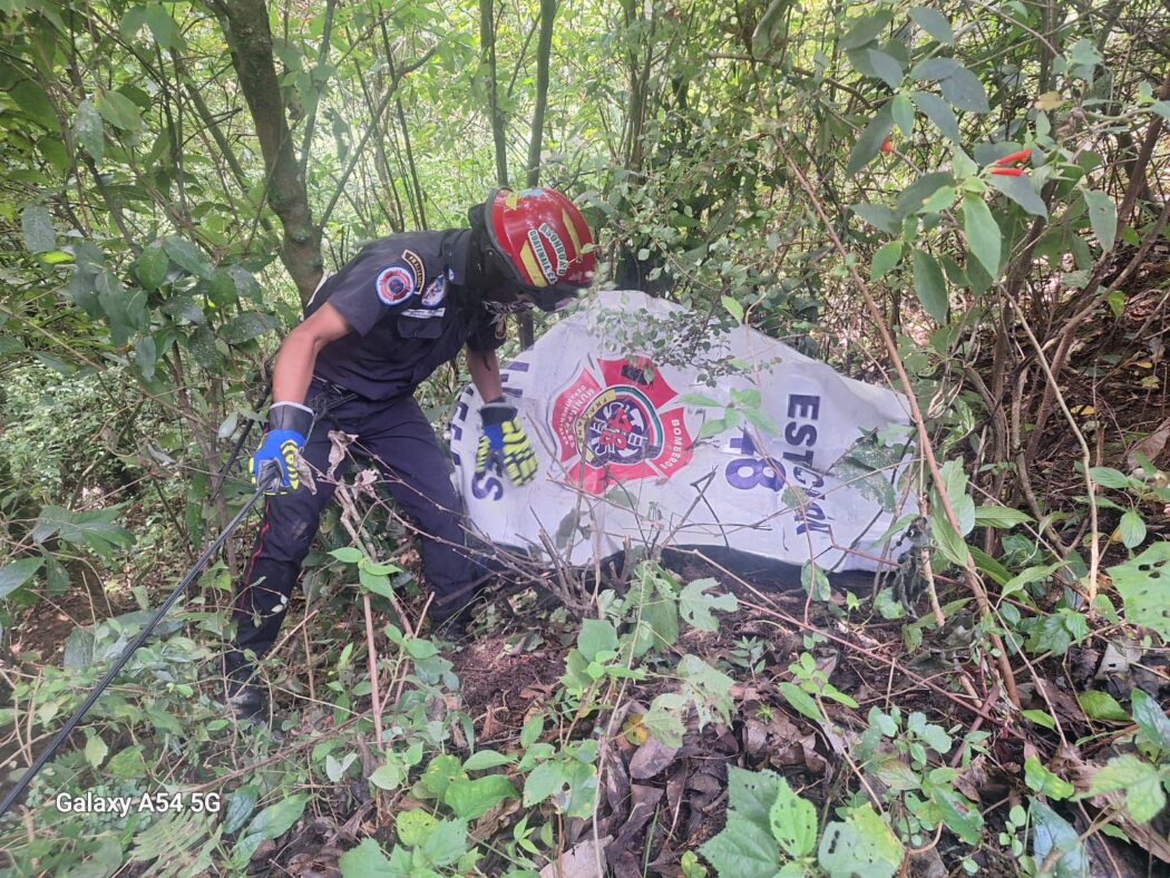 Hallazgo de dos cuerpos con signos de violencia en Finca Las Esmeraldas, Fraijanes | La Voz de Guate