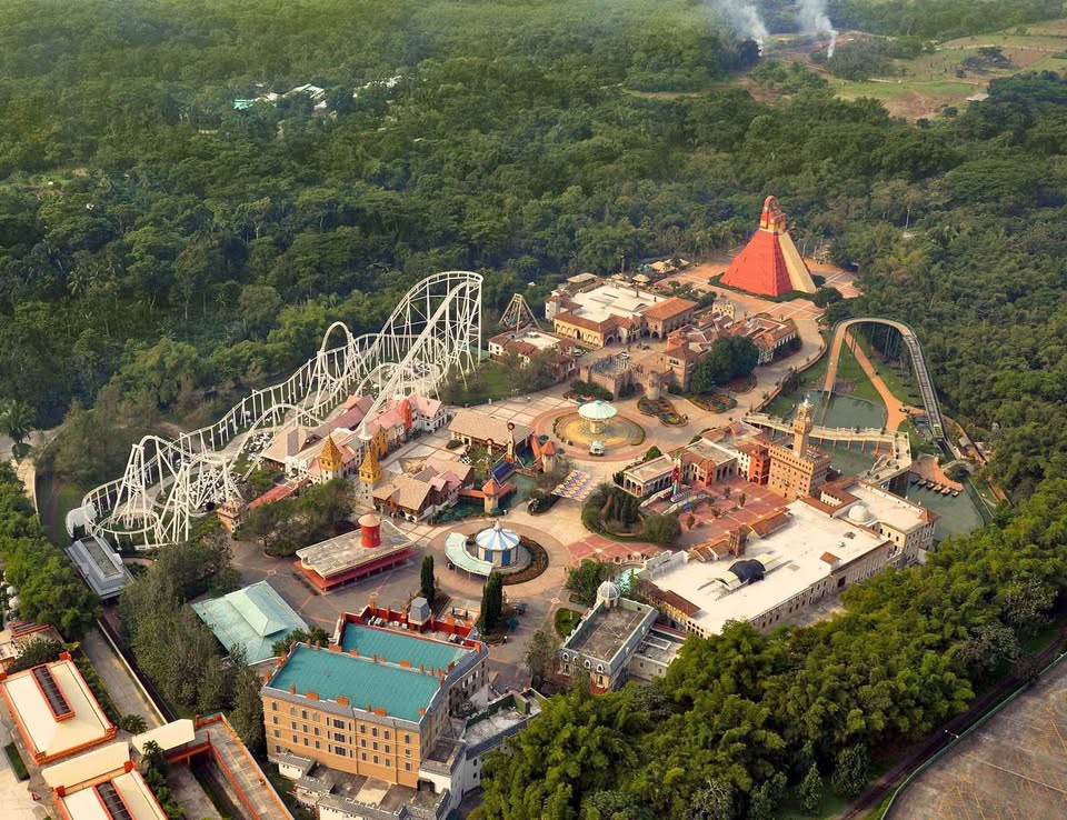 Irtra amplía Xocomil con más toboganes y un nuevo restaurante | La Voz ...