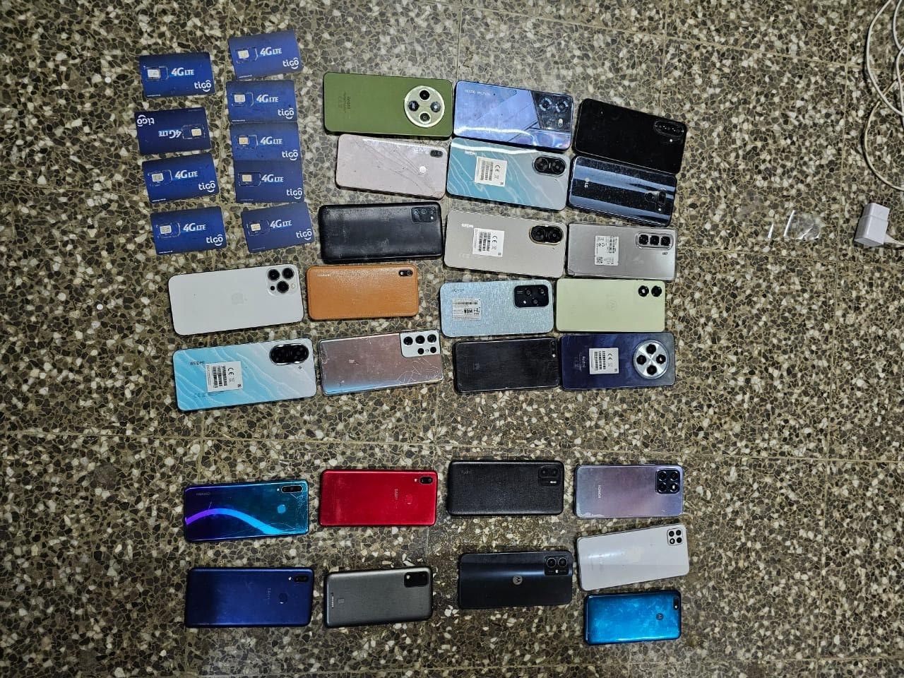 Requisa en Pavón revela caletas con celulares y tarjetas SIM | La Voz de Guate